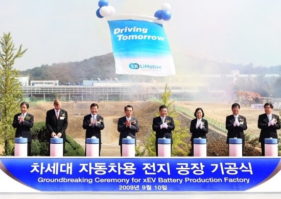 동갑네기 CEO가 이끄는 LG화학ㆍ삼성SDI 라이벌戰 : 네이트 뉴스